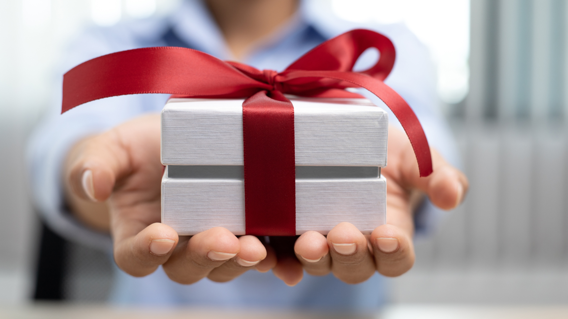 25 Gifts for Coworkers That Will Make a Lasting Impression | Mavigadget ...