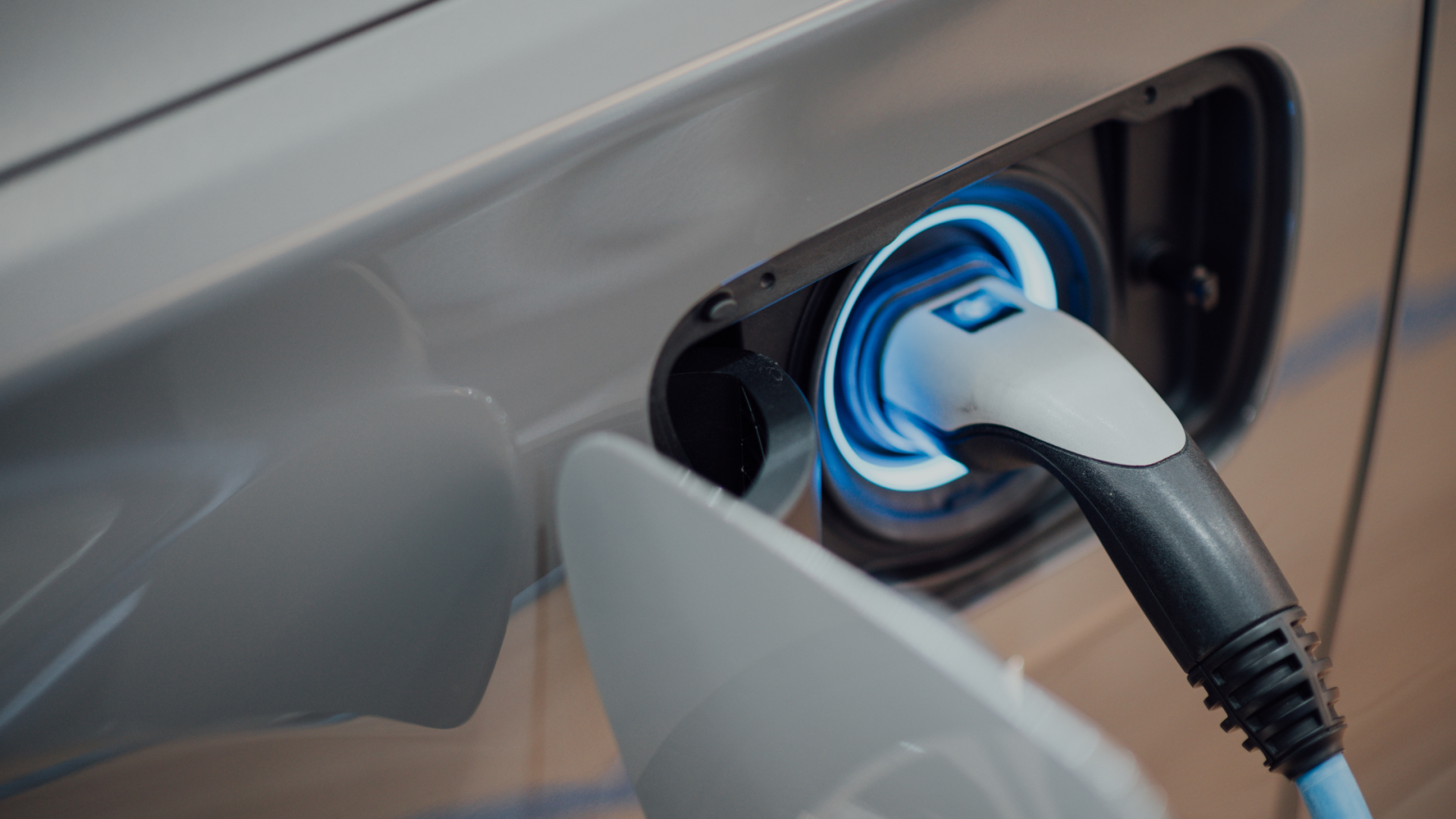 The Rise of Electric Cars: How EVs are Revolutionizing the Automotive ...