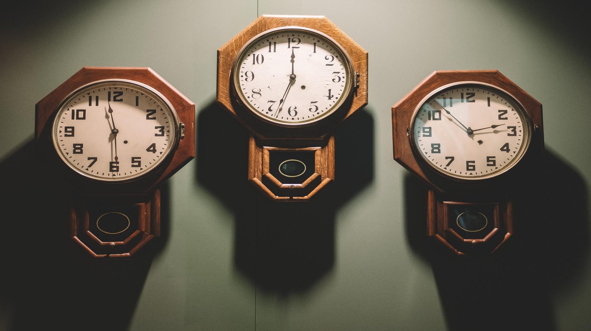 Timeless Inspiration: Unique Wall Clocks | Mavigadget - Blog