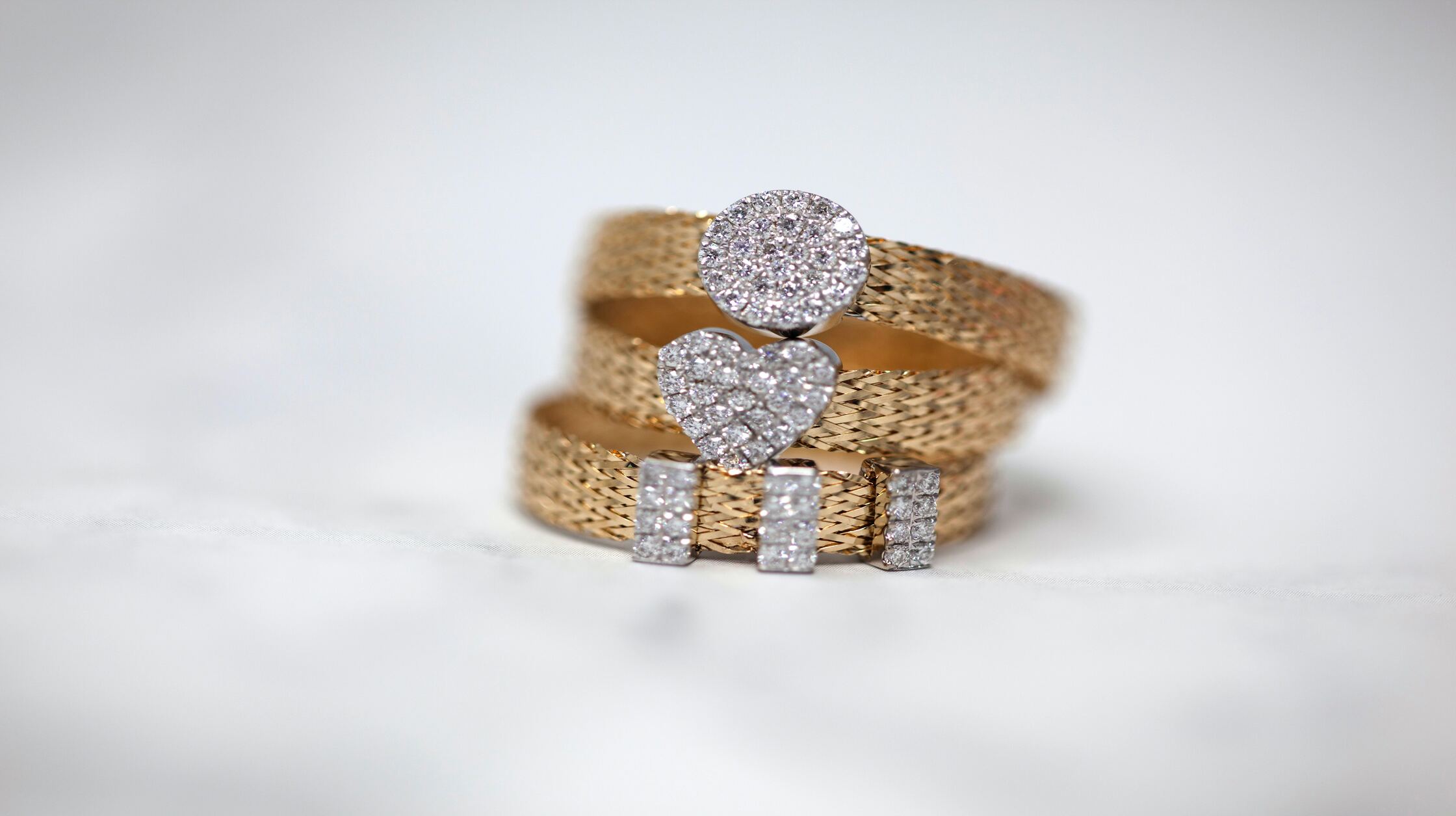 16 Classic Jewelry Every Woman Should Own | Mavigadget - Blog