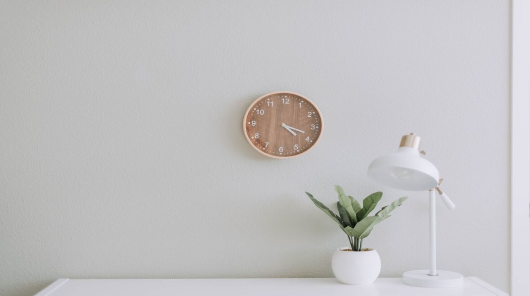 12 Timeless Clocks Every Modern Home Needs | Mavigadget - Blog